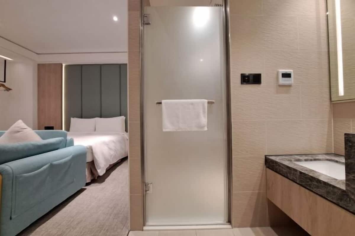 1 quarto, cofre no quarto, Wi-fi grátis, roupa de cama fornecida