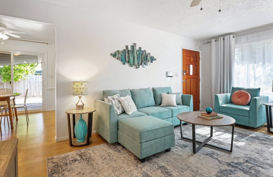 Trinity Escape, Entire Home, 3 Bedroom, 2 Bath Near Lodi Lake - Thornton, CA