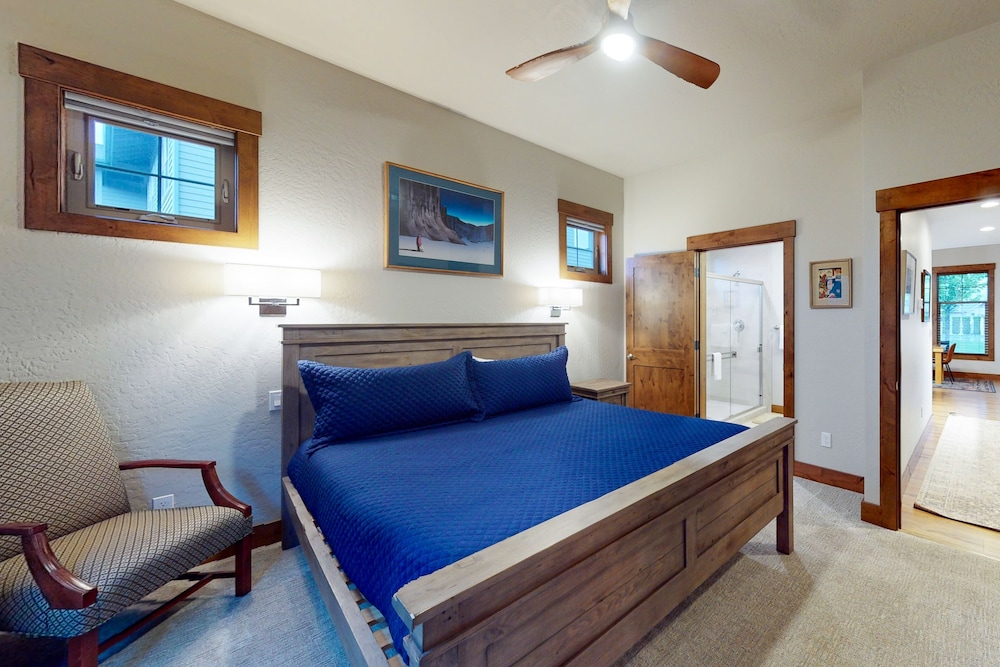 Elegant, Newer, 1st-floor Condo With Private Hot Tub - Steps To Resort Marina - 아이다호