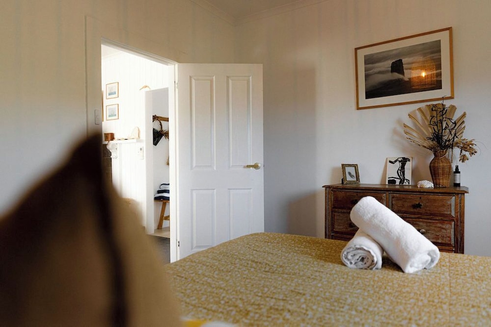 The Sea Keeper Bicheno | Cosy Seaside Cottage - Bicheno