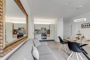Apartamento Familiar, vários quartos, junto ao lago (Appartamento 30 Nodi 2 Torbole-Arco) | Interior