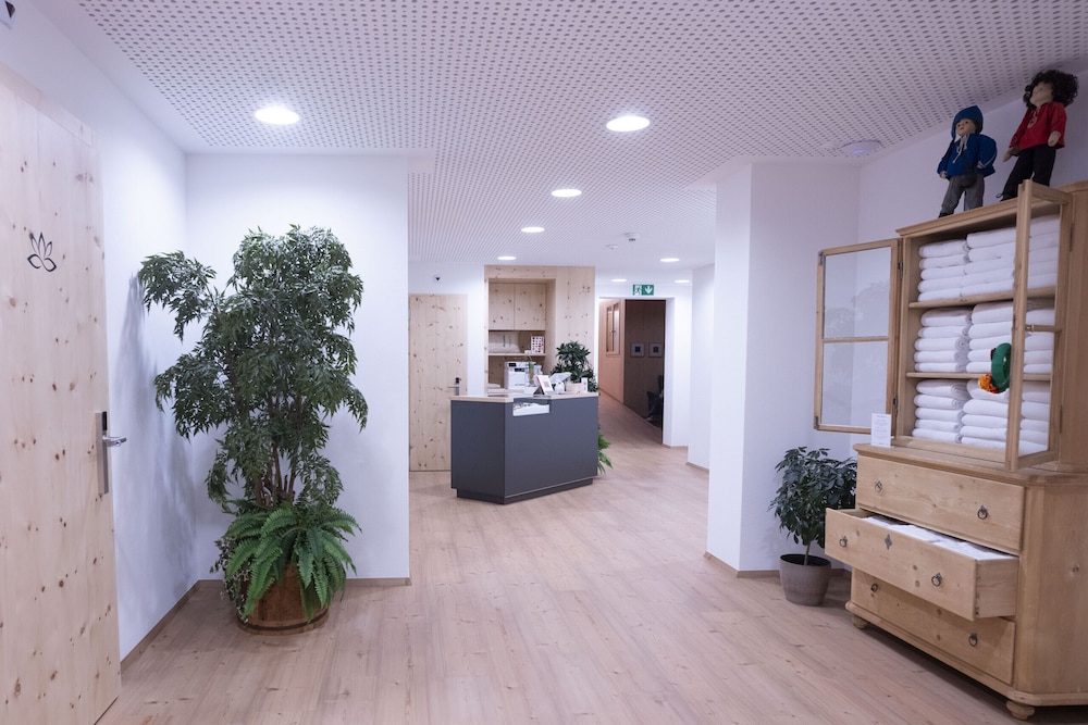 Chasa Helvetia Trai: Neu Gebaute 3,5 Zimmer Ferienwohnung Mit Exklusivem Hotelservice - Sulden