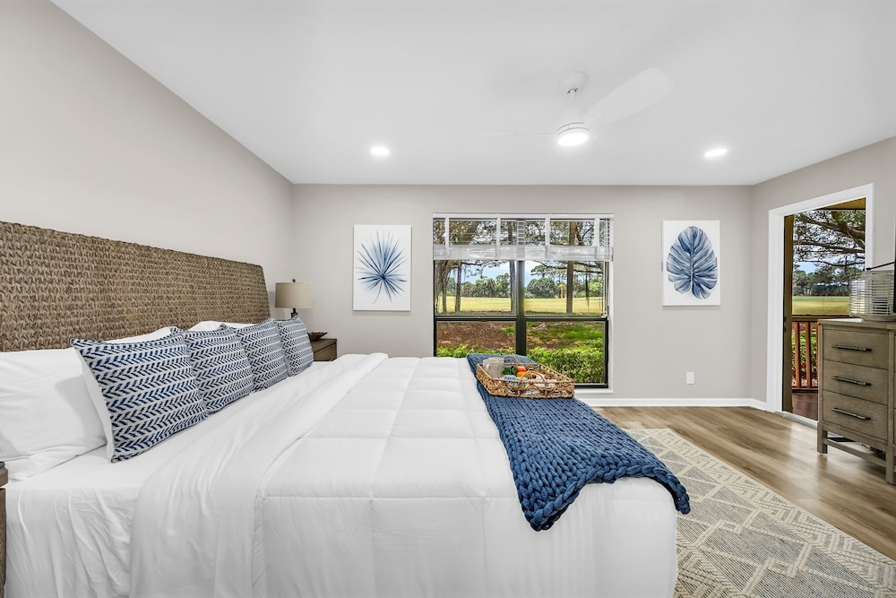 Tee Up For Relaxation: Golfview Pga National Condo - Palm Beach Gardens, FL