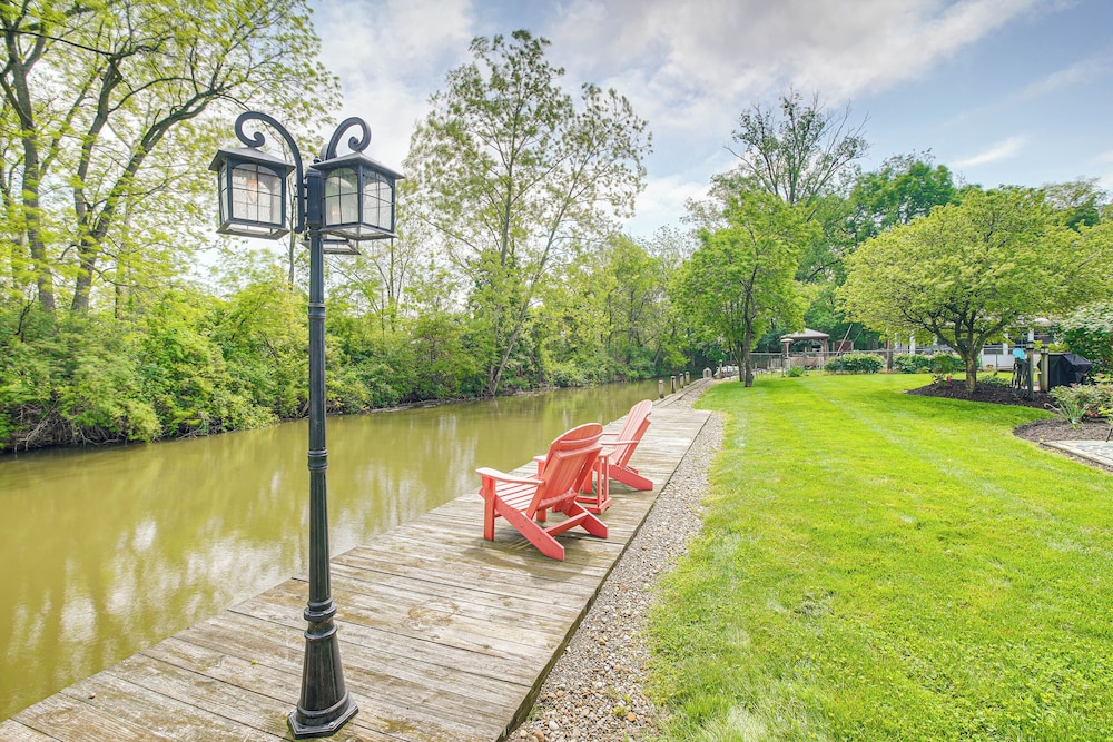 Thornville Home W/ Boat Dock: On The Lake! - Granville, OH