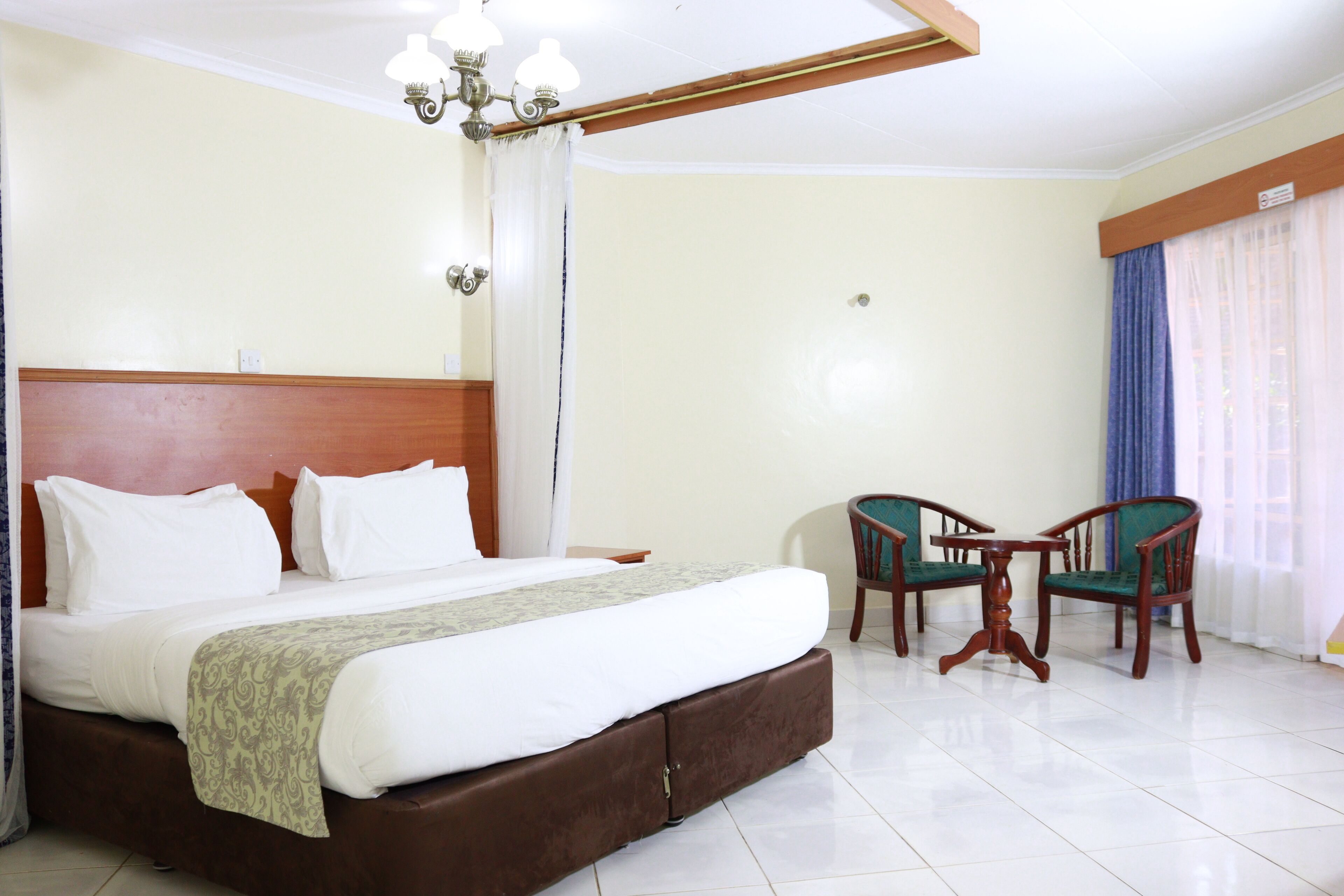 Quarto casal luxo, sacada, vista para o jardim | Cofres nos quartos, individualmente mobiliados