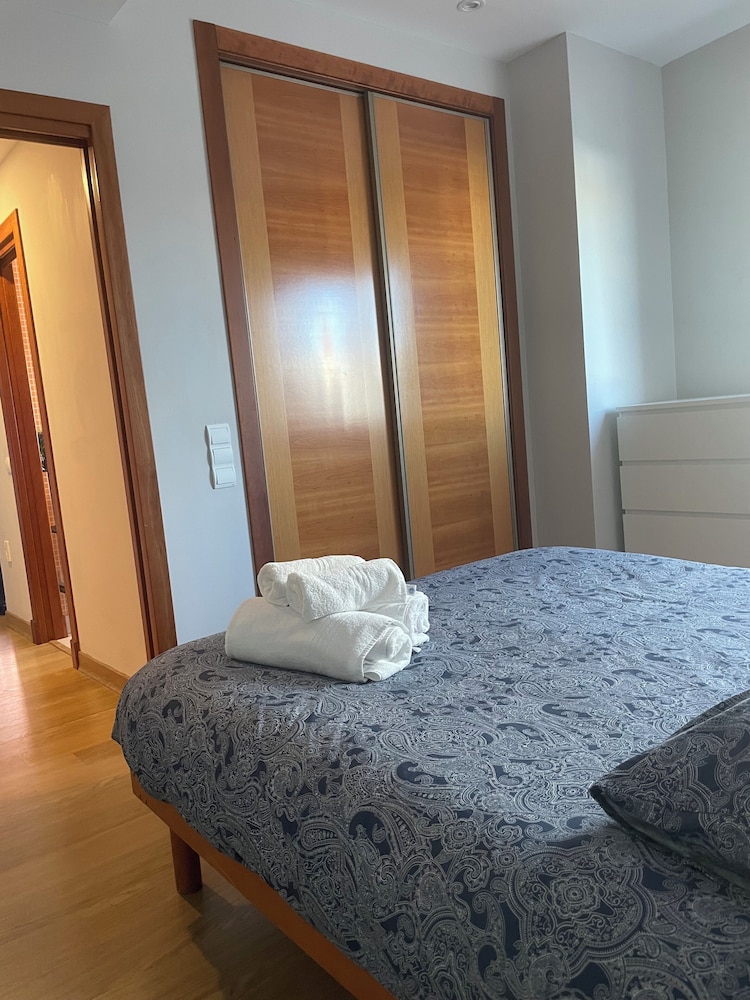 Apartamento Muy Luminoso Y Moderno En El Centro, En El Mejor Sitio De Huelva, - Huelva