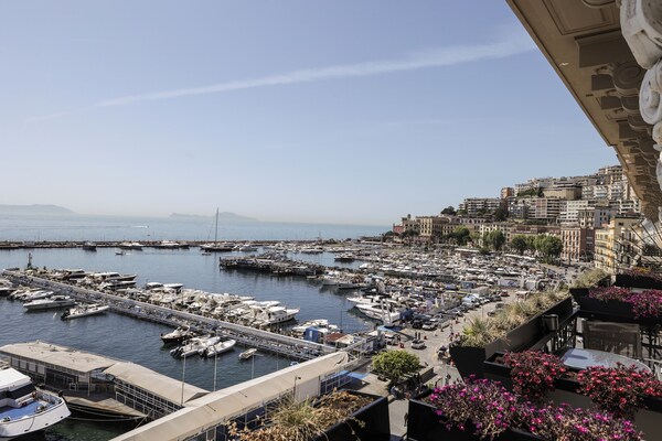 Demetra Luxury Suites - Naples