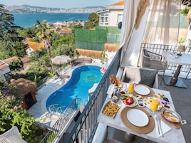 Pequeno-almoço completo diário incluído