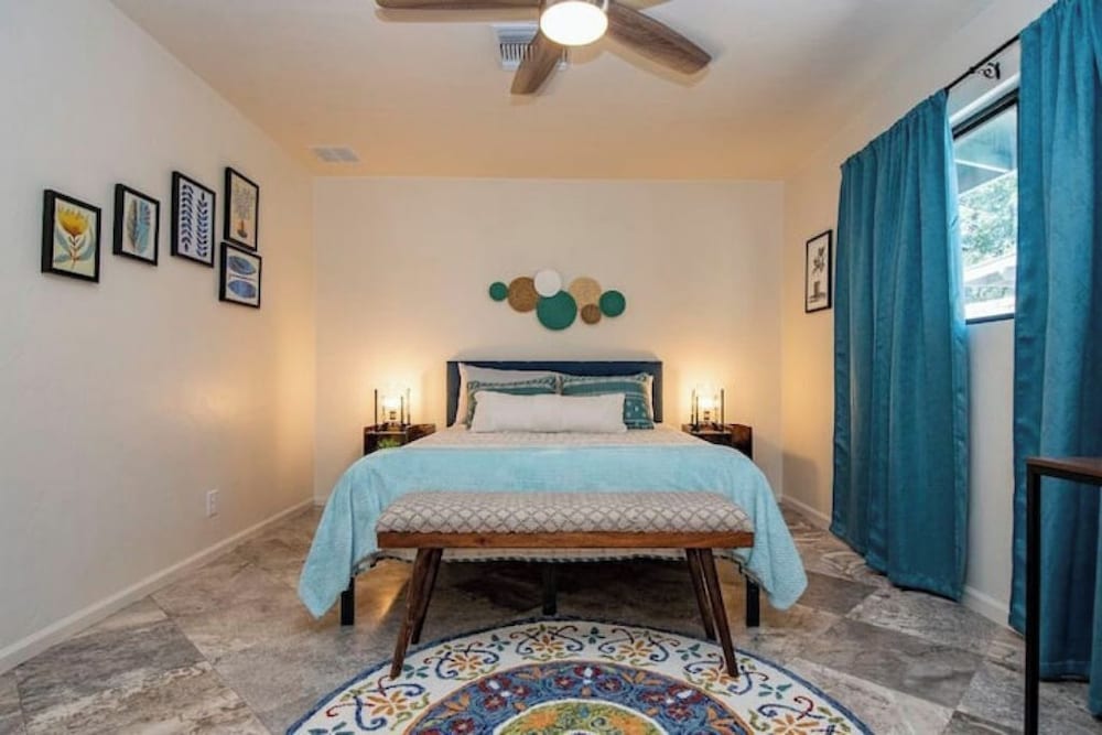 West Side, Heated Pool (With Fee), Family House! - Tucson