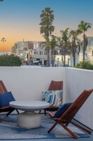 Suite de Luxo, 2 quartos, pátio, vista para a baía | Com decoração personalizada, com mobília individualizada, Wi-fi grátis 