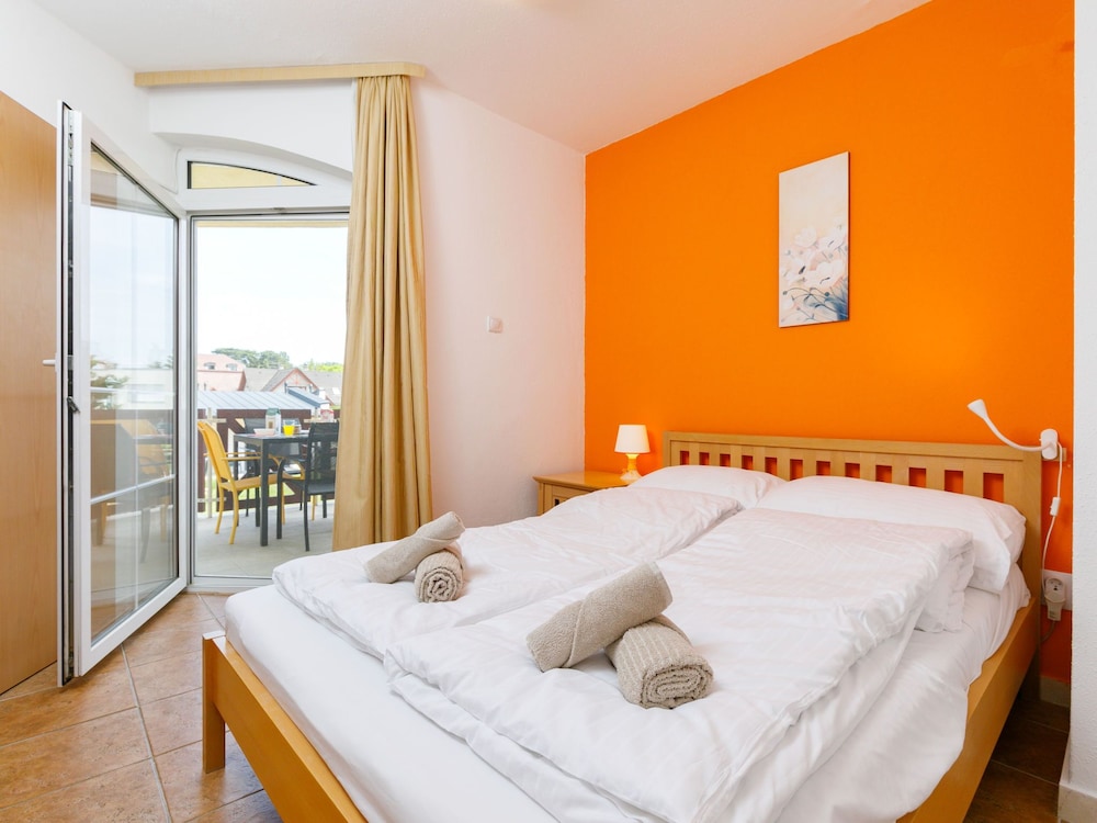 Charlie By Interhome - Balatonlelle
