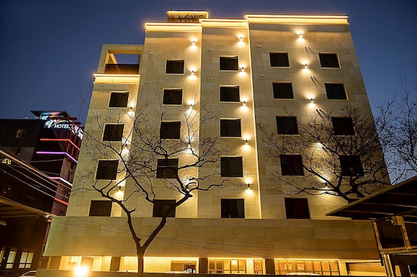 Mokpo H Avenue Hotel Peace Plaza - Mokpo