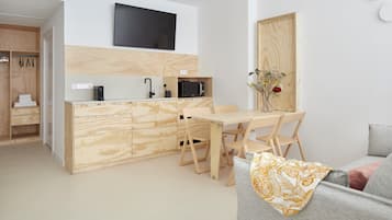 Estúdio Deluxe, Vista para a cidade | Cozinha privada | Minifrigorífico, um micro-ondas