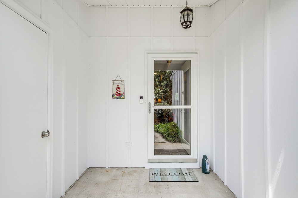 2 Mi To Beach: Gem W/ Enclosed Patio In Selbyville - Fenwick Island, DE