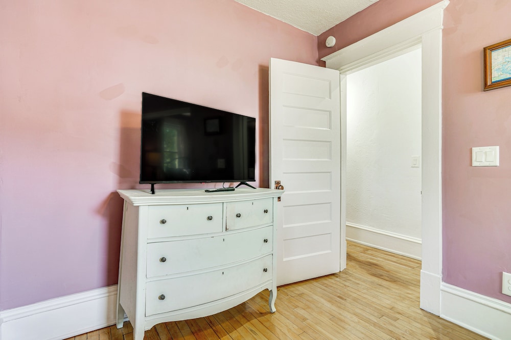 Mound Waterfront Retreat W/ Shared Fire Pit & Dock - Cologne, MN