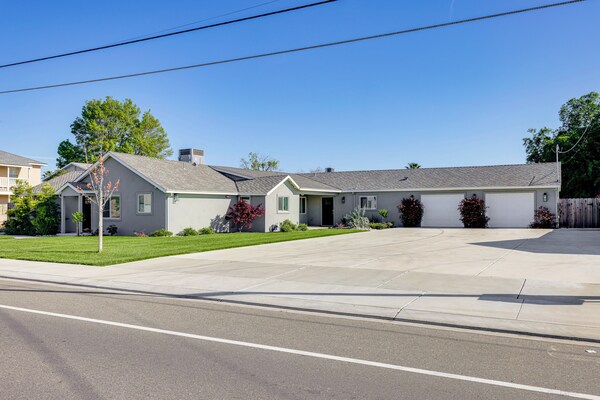 Pet-friendly Hughson Getaway, 9 Mi To Modesto! - Turlock, CA