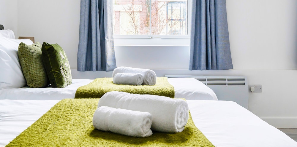 Modern Town Center Apartments Aldershot - Farnham