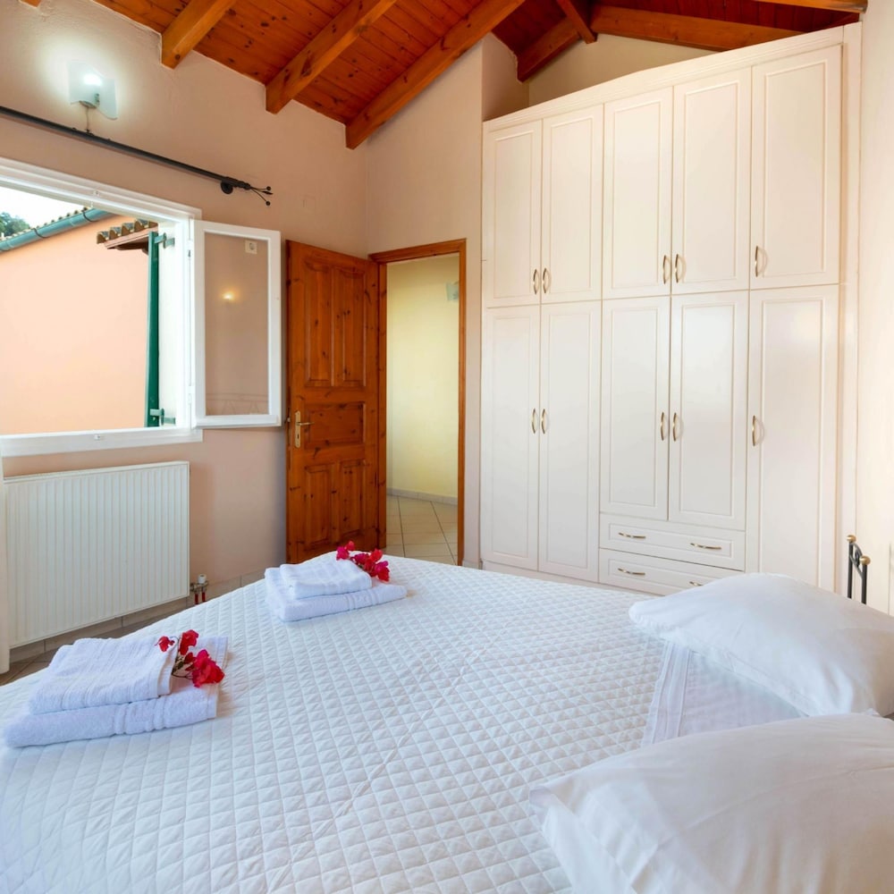 Aggelina In Lakka With 2 Bedrooms And 1 Bathrooms - Paxos