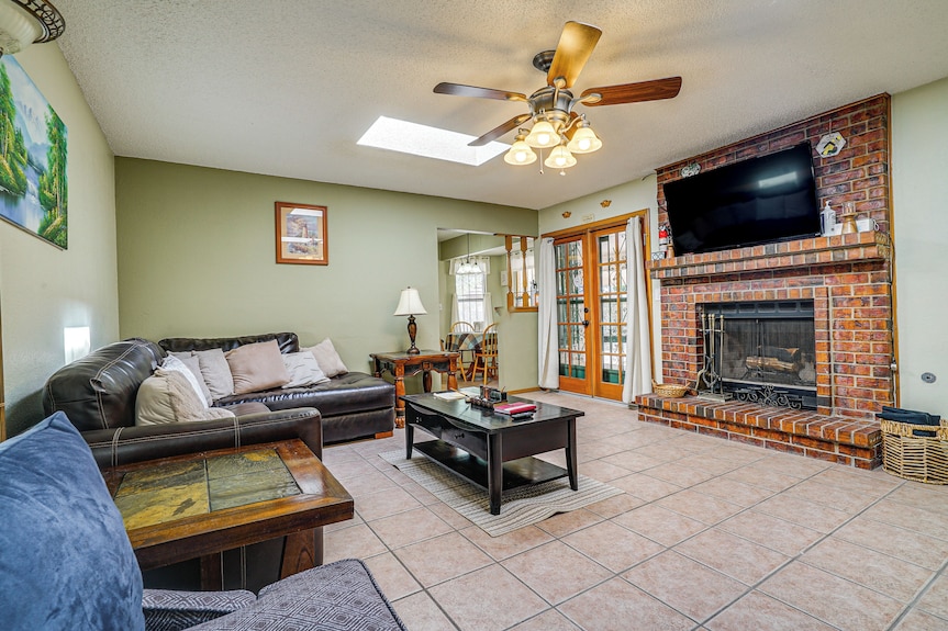 Pet-friendly El Paso Home ~ 9 Mi To Fort Bliss! - El Paso, TX