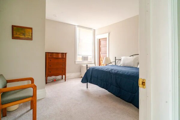 The Carew House Sleeps 10 Fenced 4br Full Kitchen Steps2 Ycp - Felton, PA