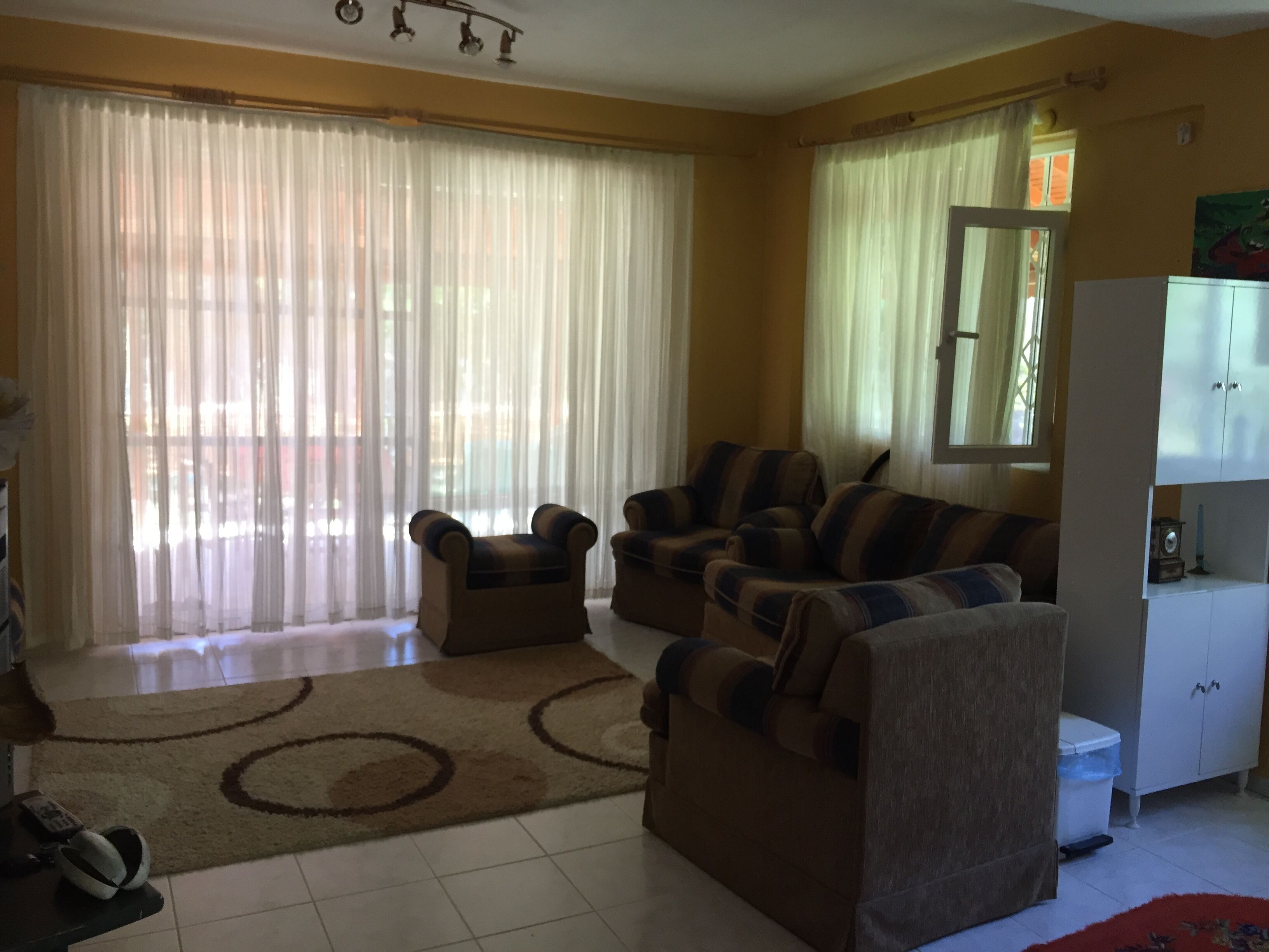 İZmi̇r Di̇ki̇li̇ Si̇te İçi̇nde  Havuzlu-bahçeli̇ Vi̇lla - Bademli