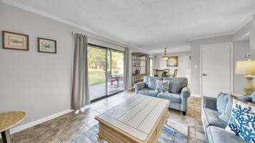 Villa, 1 cama king-size e sofá-cama, vista para o campo de golfe (Seascape 23B) | Sala de estar