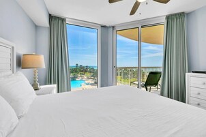 Condo, várias camas, vista para o oceano (St. Maarten 402 at Silver Shells) | 3 quartos, ferros/tábuas de passar roupa, Wi-Fi de cortesia