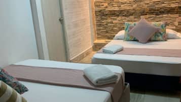 Quarto Quádruplo Familiar | Roupa de cama fornecida