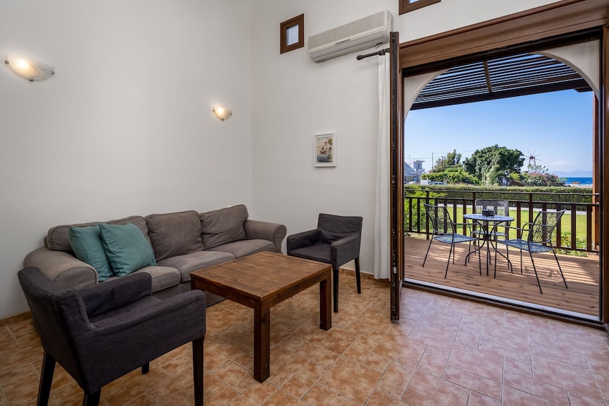 Cozy & Comfortable Sea View Apartment, Eleftheria - Islas de Rodas