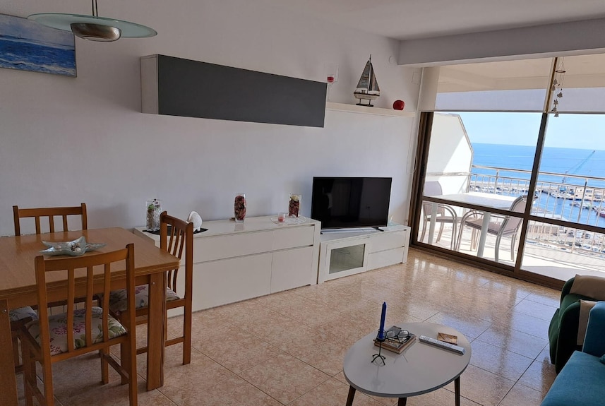 Escapada Perfecta Frente Al Mar: Apartamento Acogedor Con Vistas Espectaculares En Palamós - Palamós