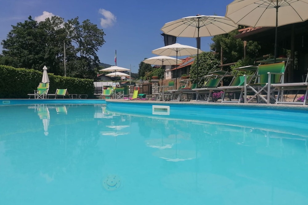 La Lanterna Swimming Pool Retreat - Stresa