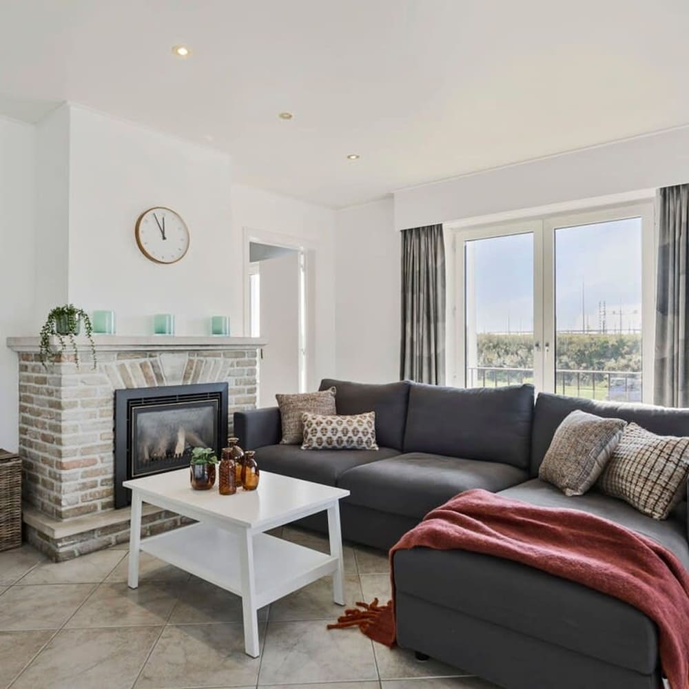Charming Apartment Near The Beach - Bruges