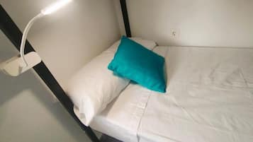 Camas desdobráveis, Wi-fi grátis, roupa de cama fornecida