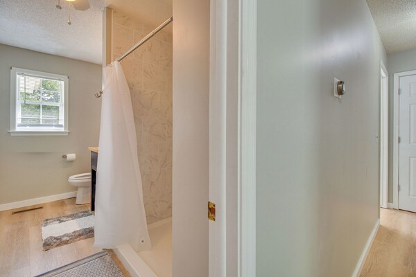 Spacious Mountain Home Retreat Near Norfork Lake! - Mountain Home, AR