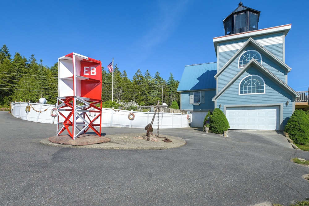 4 Mi To Acadia Trails: Coastal Maine Home W/ Deck - Bar Harbor, ME