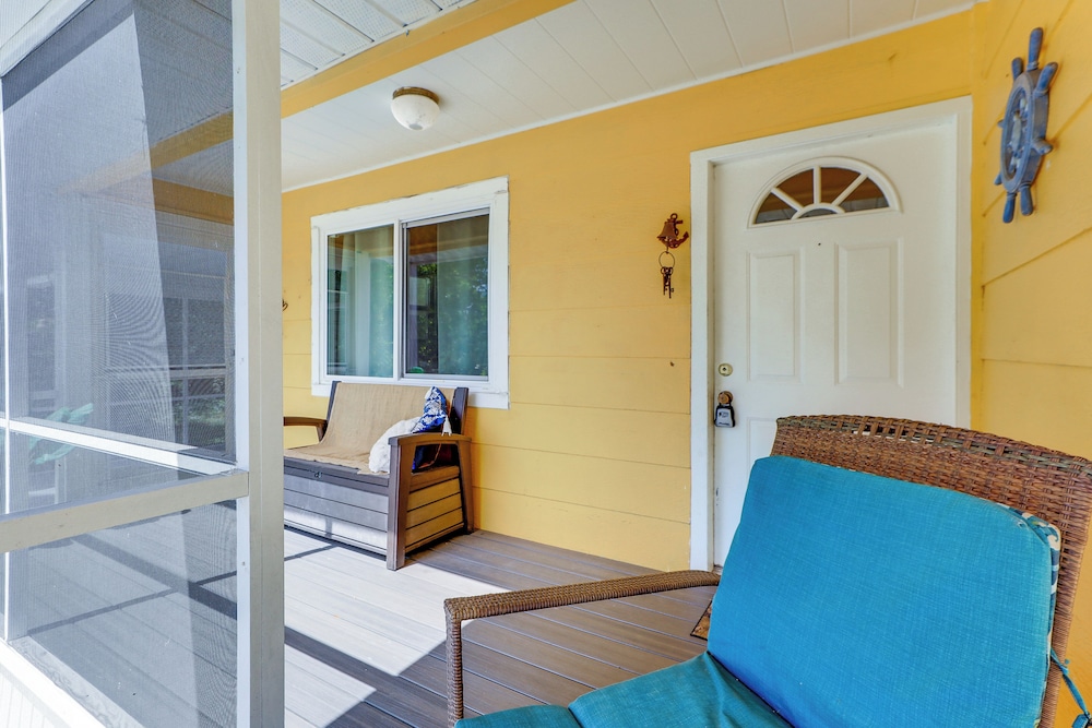 Pet-friendly Port Charlotte Home: 6 Mi To Beach! - North Port, FL