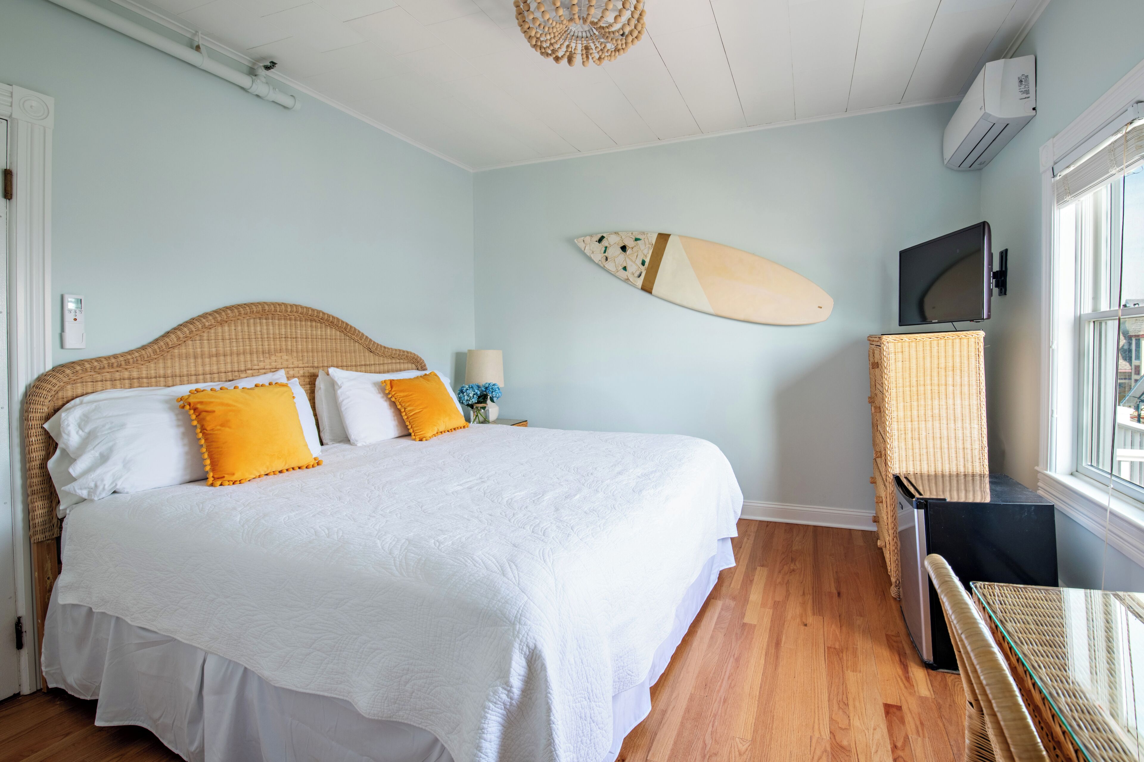 Quarto premium, vista parcial para o mar | Wi-Fi de cortesia, roupa de cama