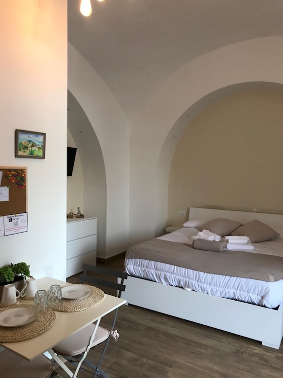 1 Bedroom Apartment In Torre Del Greco - Torre del Greco