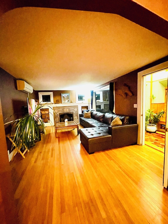 Walk To Everything! Nextdoor To Great Restaurants And Bars, Close To The Zoo - 커클랜드