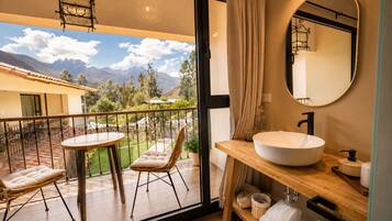 Quarto luxo, sacada, vista para a montanha | Terraço/pátio