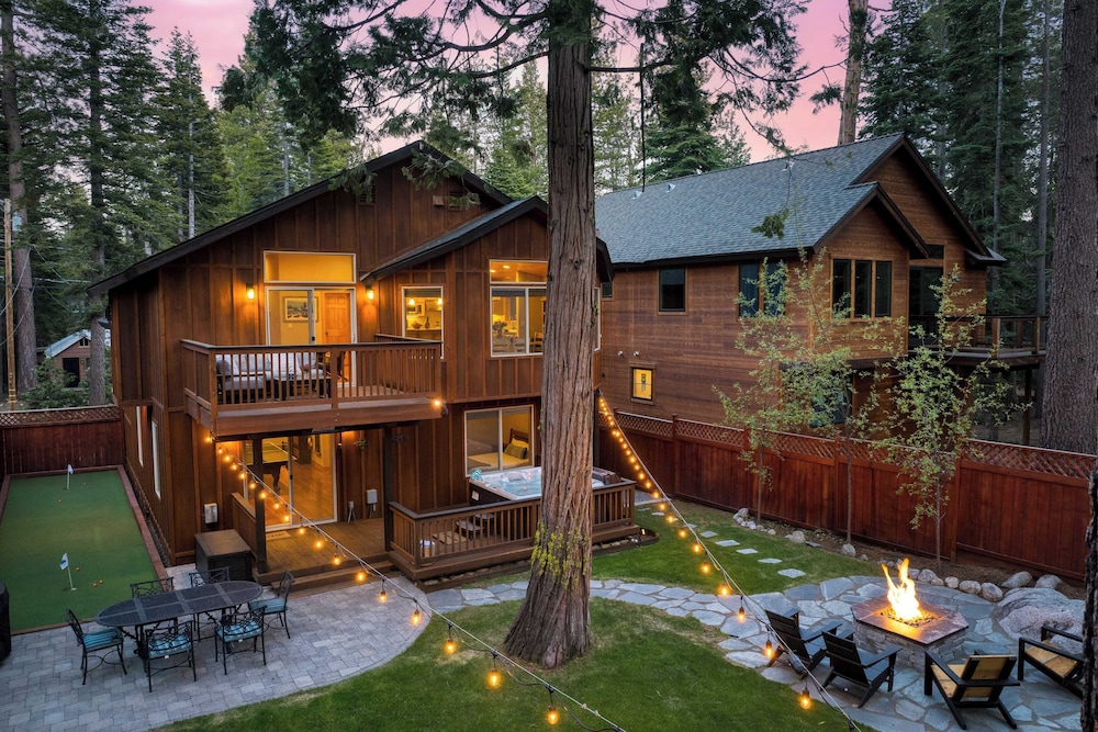 Washoe Chalet By Avantstay Game Room, Hot Tub, Putting Green & Fire Pit - Lake Tahoe