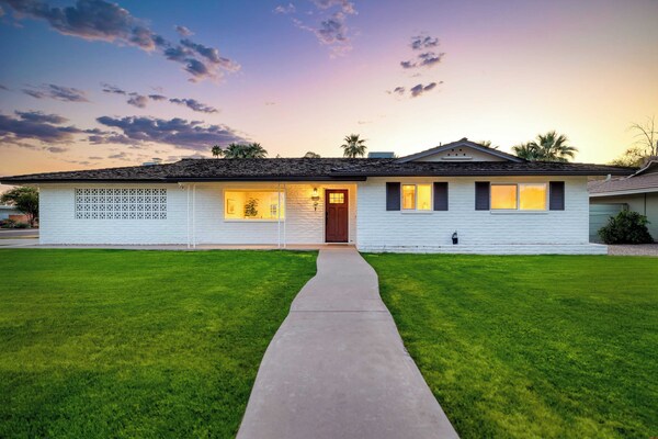 Putters Paradise By Avantstay Central Location + Private Pool - Tempe, AZ