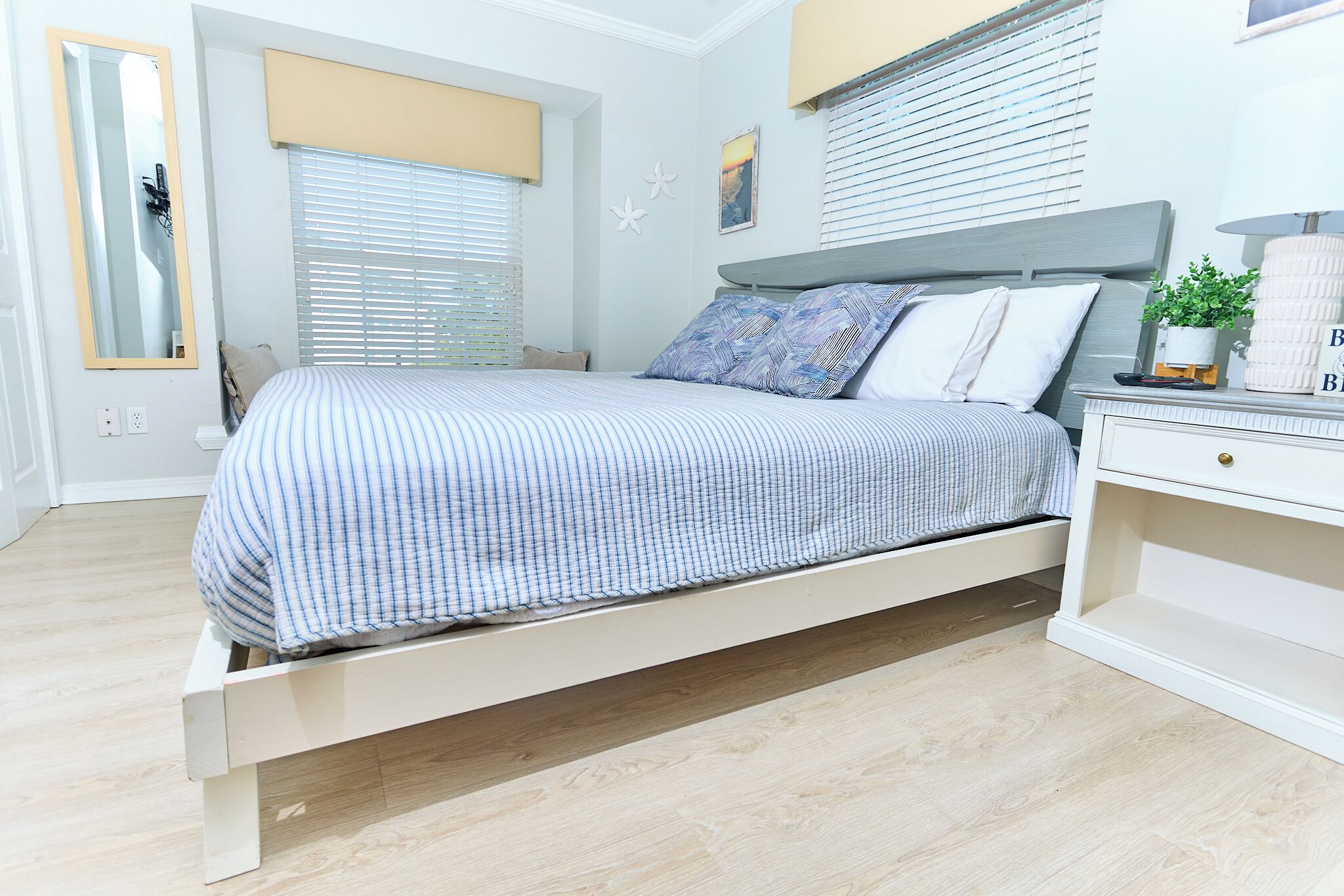 Apartamento em Condomínio Fechado, várias camas, varanda, vista para o jardim (Summer Breeze D212) | 1 quarto, com decoração personalizada, com mobília individualizada 