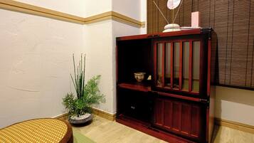 Apartamento Básico, não fumadores (101) | 1 quarto, cortinas/cortinados opacos, ferro/tábua de engomar