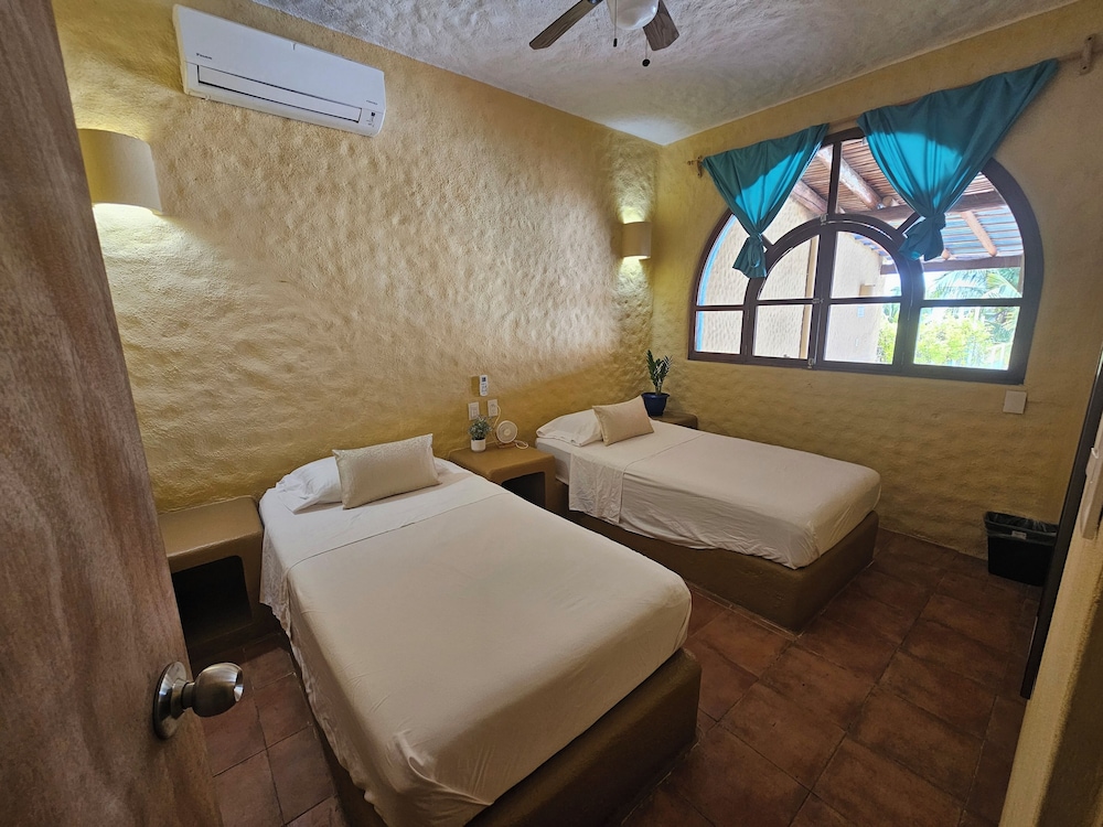 Zihua Playa Blanca Beach Home W/pool & Sleeps 12 - Steps To Ocean No Extra Fees! - Zihuatanejo