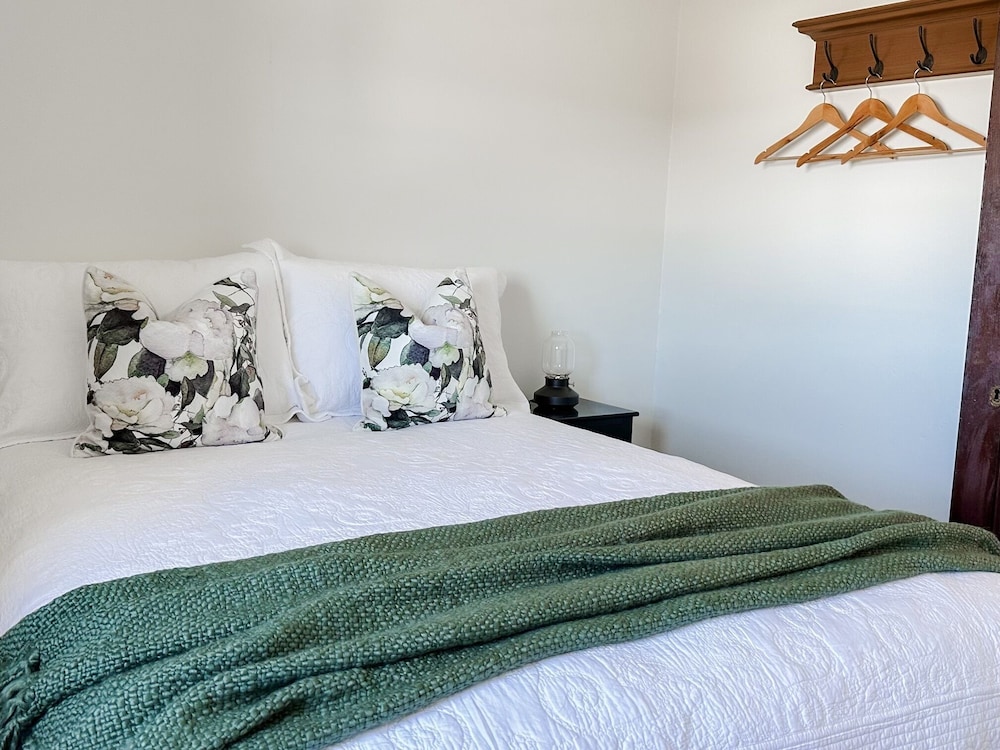 Historic Yarras Homestead. Luxury Farm Stay - Bathurst