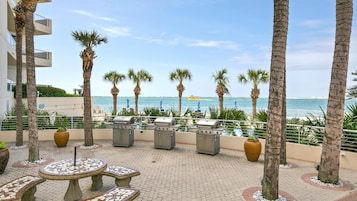 Apartamento em Condomínio Fechado, várias camas (East Pass Towers 603) | Refeições ao ar livre