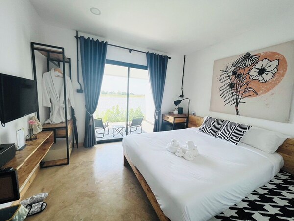 Penguin Villa Resort & Bistro - Ratchaburi