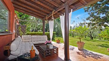 Casa Standard, 5 quartos, lareira, junto à montanha (Casale Pontarello) | Terraço/pátio interior