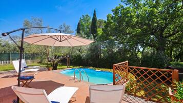 Casa Standard, 5 quartos, lareira, junto à montanha (Casale Pontarello) | Piscina | Piscina exterior sazonal